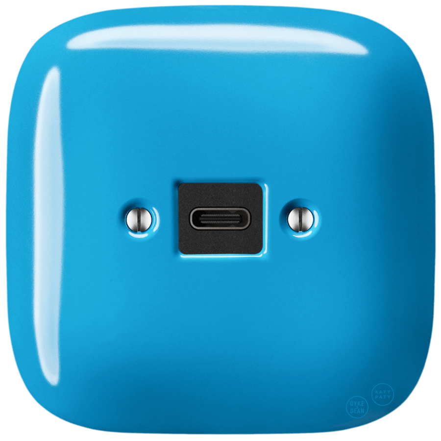 SQUARE PORCELAIN WALL SOCKET USB-C AZURE - DYKE & DEAN